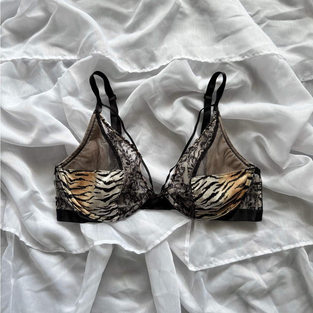 Victoria’s Secret Tiger Mesh Bra - Gem